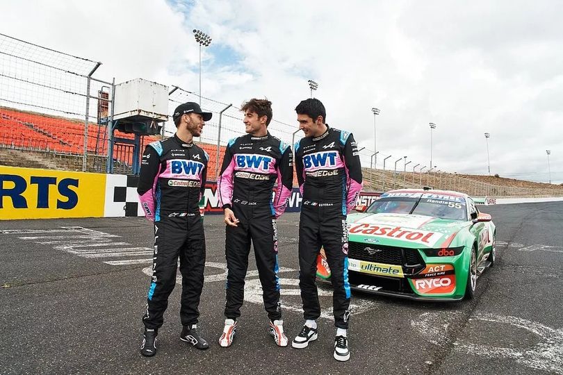 Alpine Piloten testen V8 Supercar — FormelAustria